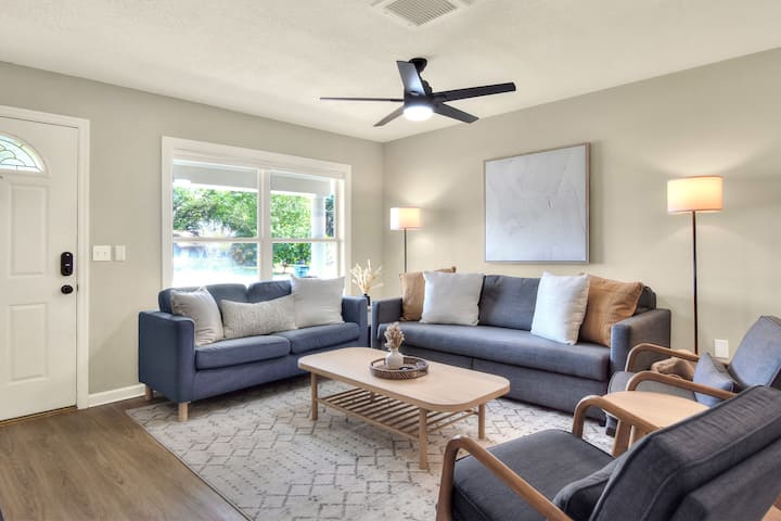 Family Pool Retreat | Near Beaches & Pet-friendly - Largo