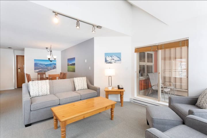Epic Ski-in/out, Pool, Sauna - Whistler