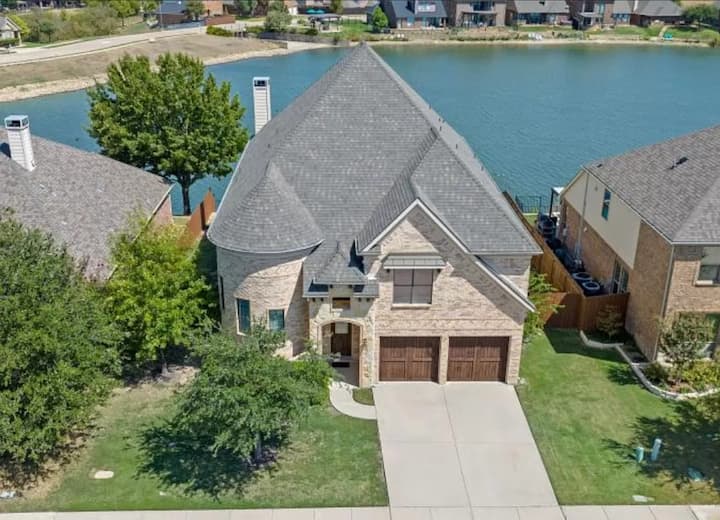 Monthly Rental: Lakefront & Pool In Fort Worth, Tx - Roanoke, TX