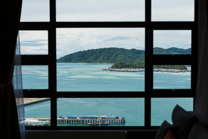 Haybay Seafront 2br 2bath 8pax @ Jesselton Quay - Kota Kinabalu