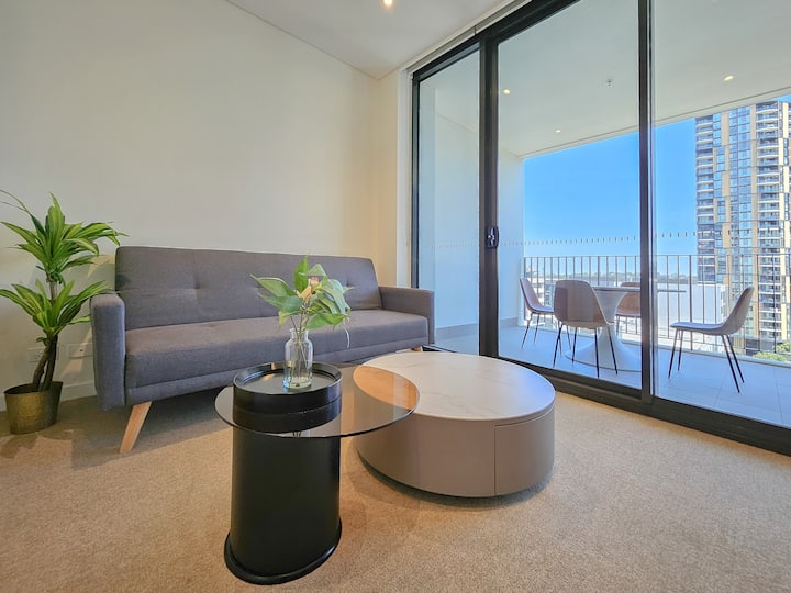 Prime Location, Shopping At Your Doorstep - Ryde