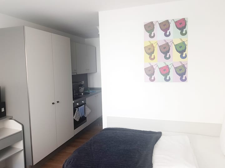 Single Apartment With Kitchen + Bath, From 1 Week - Berlin