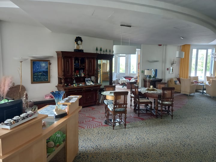 Zweibettzimmer Mit Blick üBer Stadt Und Park - Waidhofen an der Thaya