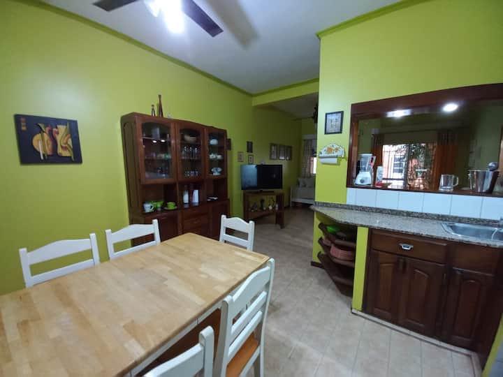 Alquiler Temporario Casa Amplia, C/ Patio Y Asador - Provincia de Chaco