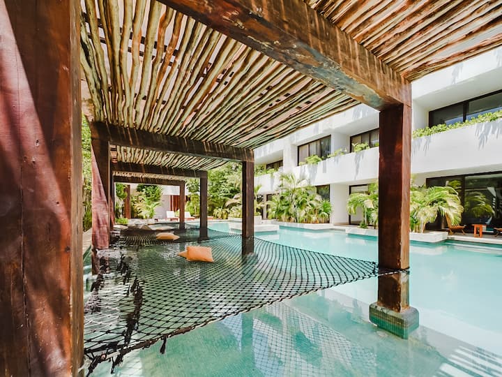 Stylish 2 Bdr Apartment W/pooltable Great Pool - Paradise Beach