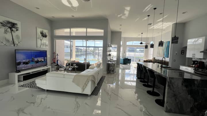 Waterfront Wide Canal Water View - Marco Island, FL