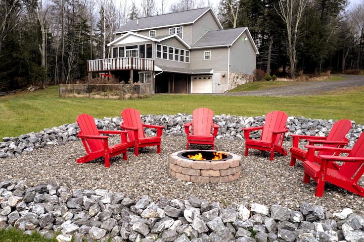 Beautiful 5 Br W/mountaintop Views-5 Min To Hunter - Tannersville, NY