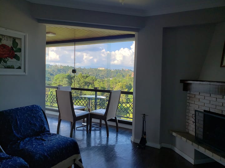 Flat Duplex C/ Excelente Vista  |  1,2 Km Capivari - Campos do Jordão