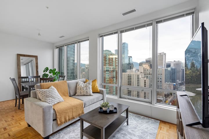 Central Downtown Highrise Condo - Vancouver