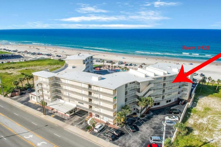Cozy Oceanview Condo In Daytona Beach With 2 Pools - Daytona Beach, FL
