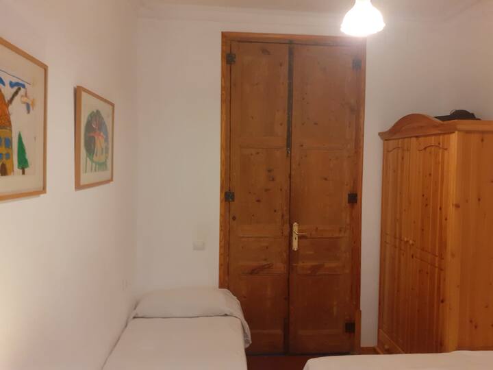 Habitación Céntrica Cama Doble Y Otra Individual - Barcelone