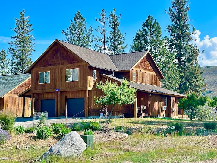 Towering Pines-dog Friendly - Winthrop, WA