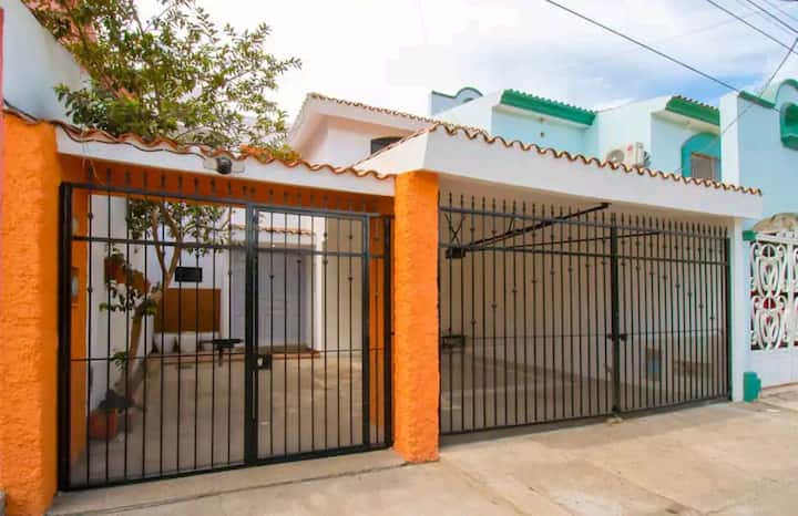 Casa Cercana Playa Y Zona Dorada - Mazatlán