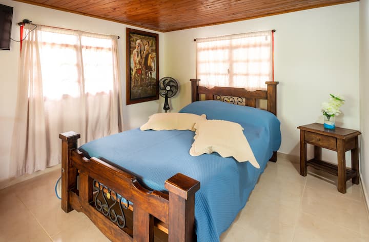 Chalet Alto Bonito - Caciques - Montenegro