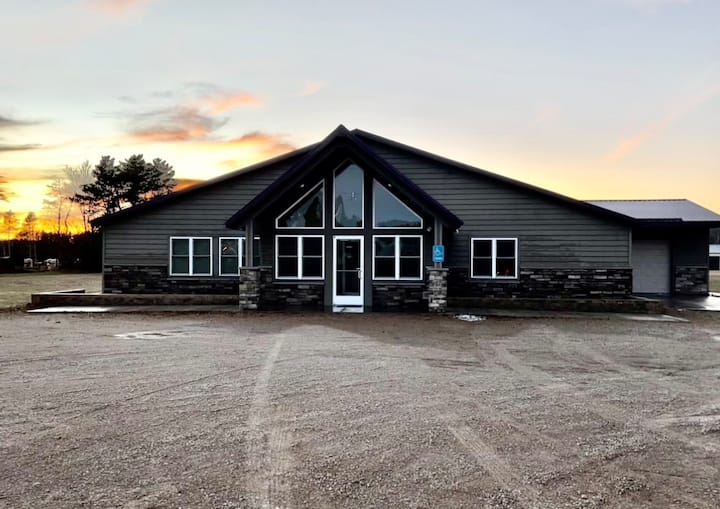 The Ultimate Scrapbooking & Adventure Retreat - Mountain, WI