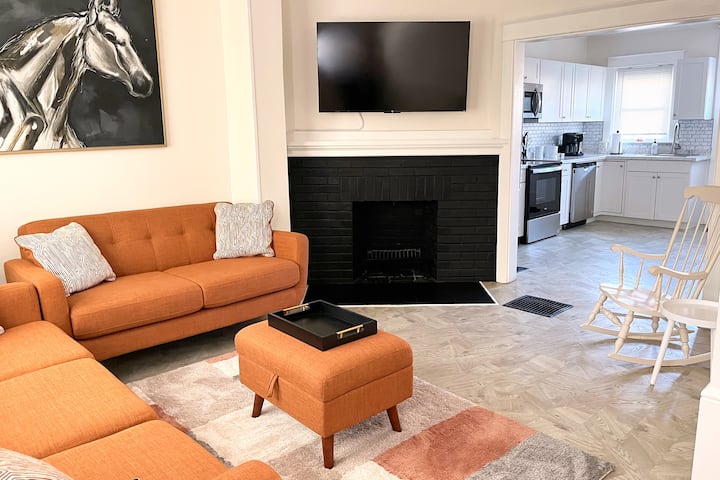 Charming 3bd Near F&m With Movie Theater - Lancaster, PA