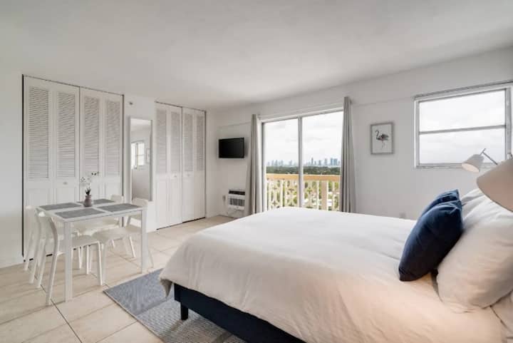 Modern Apartment| City Views + Easy Beach Access - South Beach, FL