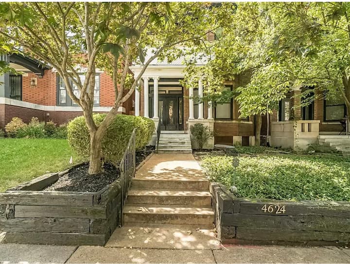 Historic Gem In Central Westend - St. Louis, MO
