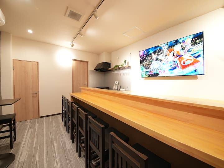 1本格barを丸ごと貸切出来るホテル!16人着席可な広さ/御堂筋線7分/ダーツ/ シアター【Qq】 - Osaka, Japan