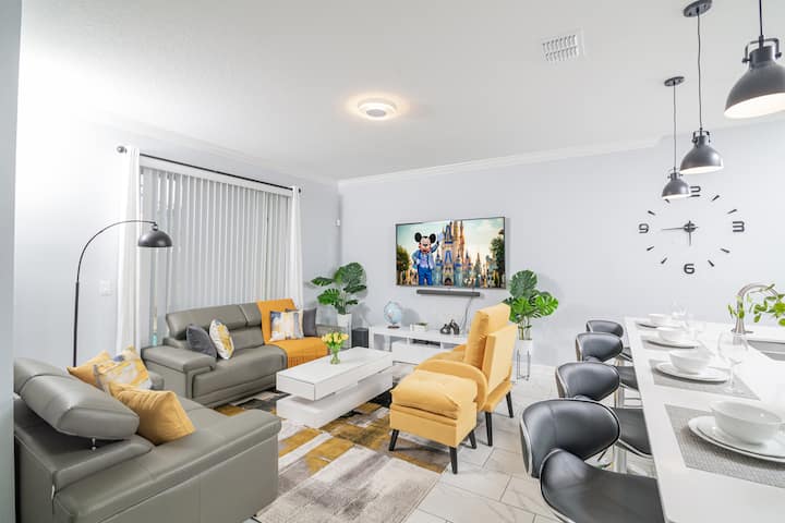 Epic Stylish Retreat W/free Water Park Near Disney - Kissimmee