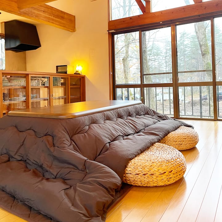 こたつのある日本の伝統的な家。King's House Hakuba - Hakuba