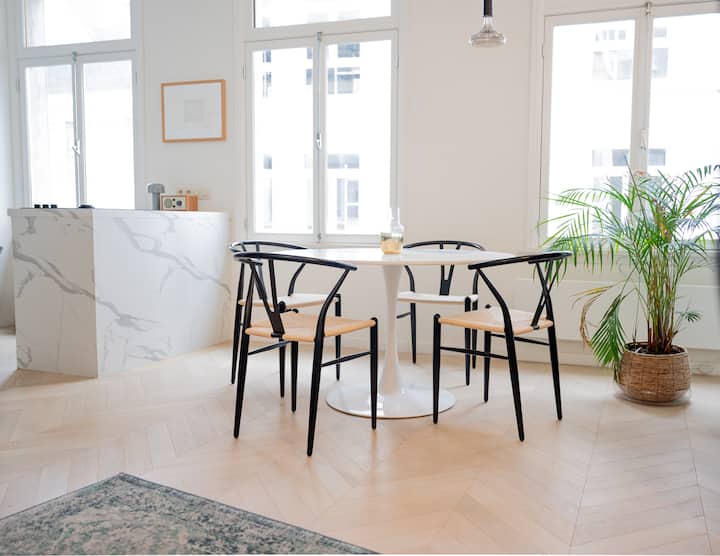 Antwerp's Artistic City Gem - Anversa