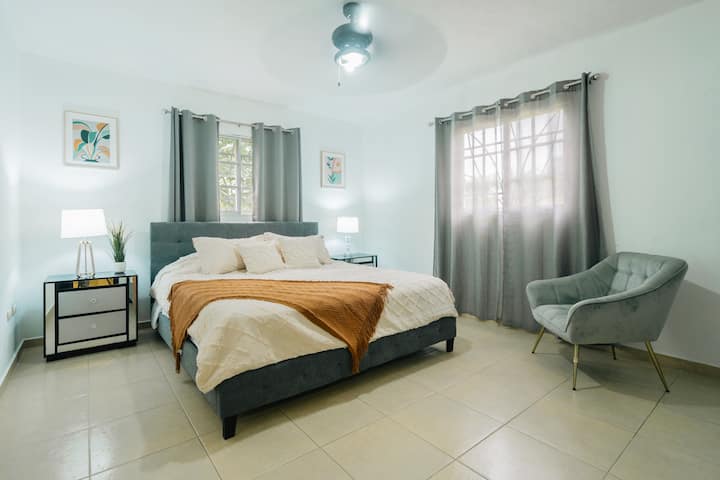 Peaceful Bavaro Getaway|walk To White Sandy Beach - Punta Cana