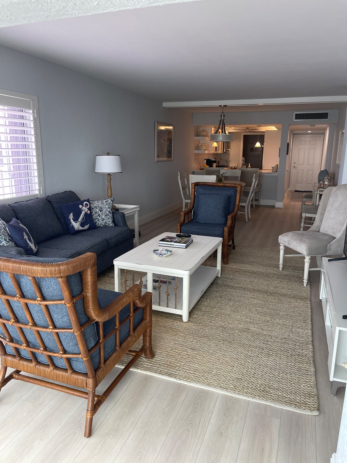 Beachfront beauty - Apartments for Rent in Bonita Springs, Florida ...