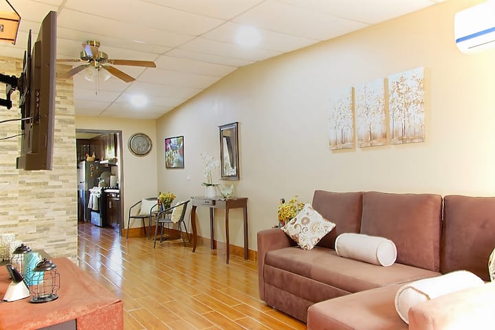 Lujosa Casa Privada En Santa Ana - Santa Ana