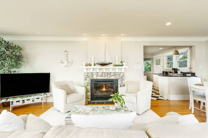 Beachfront Haven|views|dtmanette - Bremerton, WA