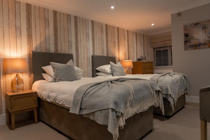 Modern, Comfortable Hotel - Guernsey