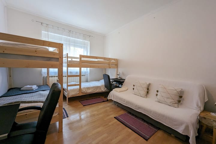 Srebrnjak Apartment — A Touch Faded, But Charming - Zagreb