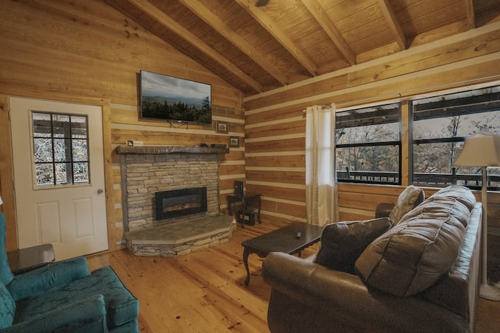 Blackberry Treehouse #7 |2br 2ba| Hot Tub|mtn View - タウンセンド, TN