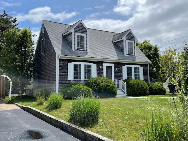 Ocean Breeze - Town Neck Beach Neighborhood - Sandwich, MA