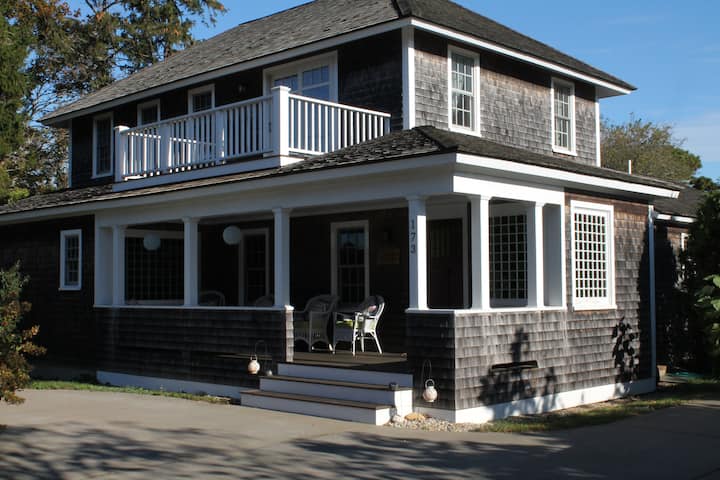 Pinkletink Plantation - Oak Bluffs, MA