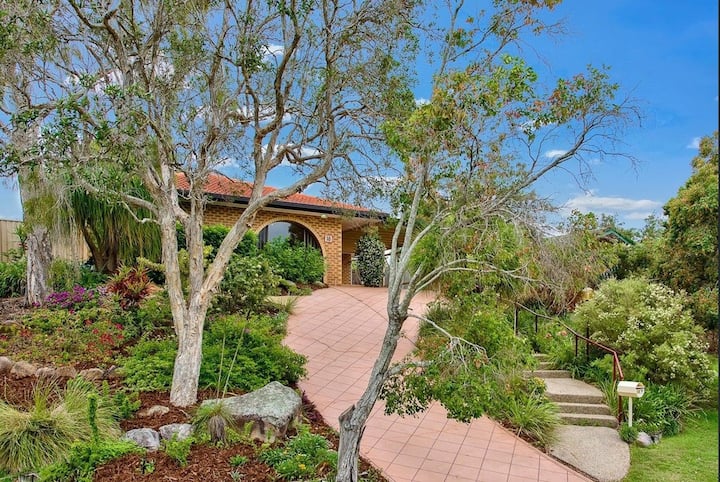 Spacious, Suburban Oasis With Easy Commuting - Brisbane