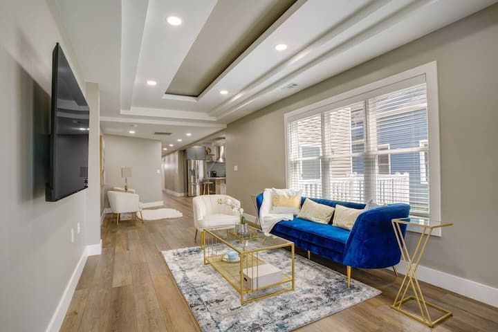 Elegant 2br/2ba Downtown Fort Wayne | Free Parking - Fort Wayne, IN