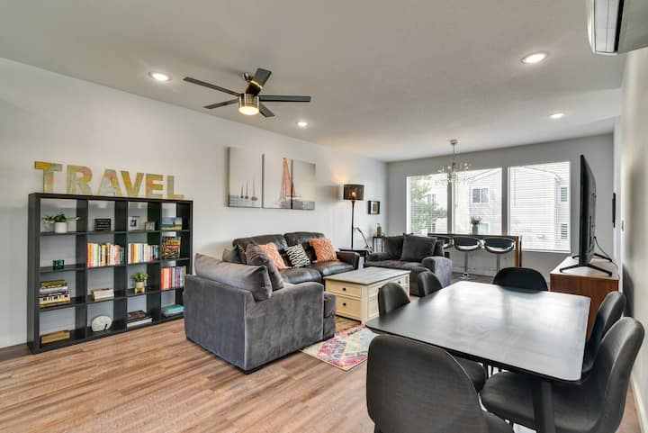 Modern Vancouver House W/ Traeger & Covered Patio! - Vancouver, WA