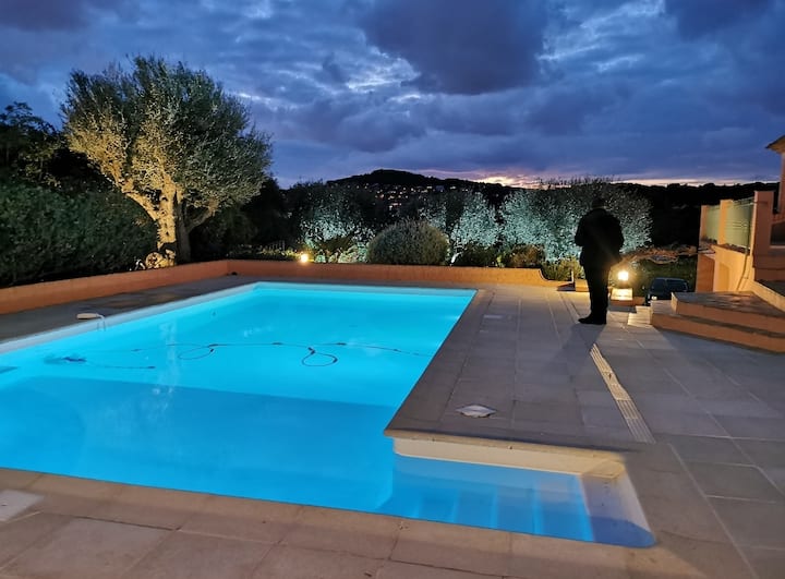 Agreable Rez De Jardin A Antibes - Antibes