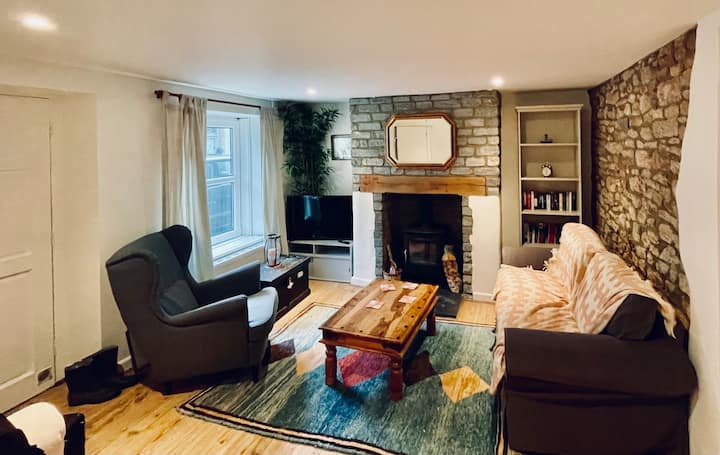 Cosy 18th Century Cottage In The Heart Of Wells - Glastonbury