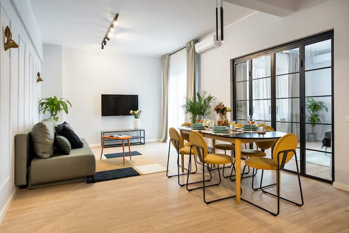 Sunny 4br Flat | Top Location | Charming Balcony - Bucarest