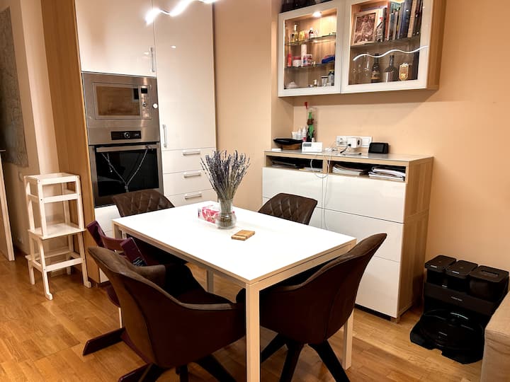Modern And Family Friendly 2br In The City Centre - Prague Václav Havel Airport (PRG)