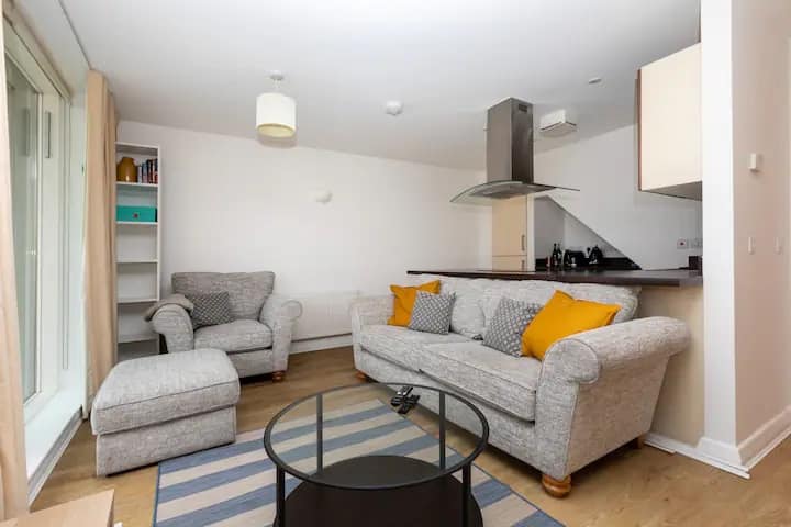 Spacious 2br Duplex | 2 Baths | Bow - Leyton
