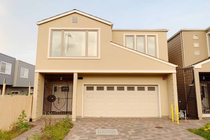Spacious Living In San Francisco - Daly City, CA