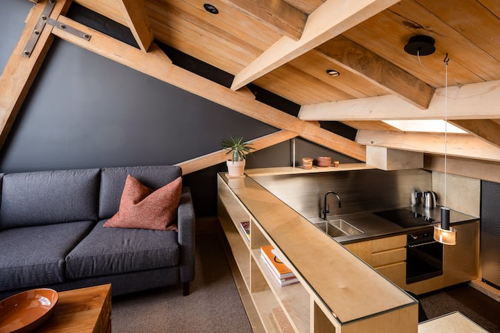Premium 1 Bedroom Waterfront - Dunedin