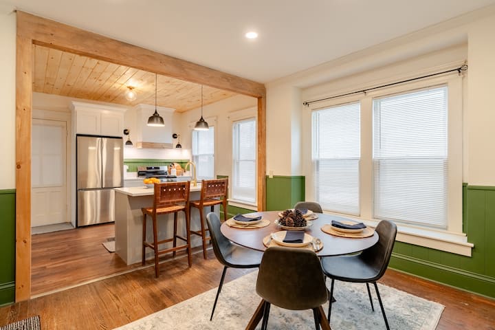 Tastefully Renovated Chic Apartment: Westcott / Su - Syracuse, NY