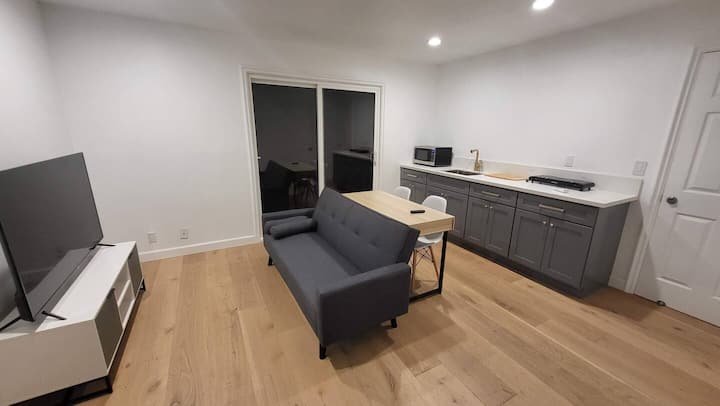 One Bedroom Entire Place, Private Entrance - Diamond Bar, CA