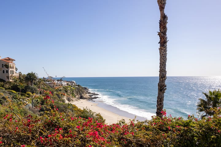 Ocean Front Beach Cottage - Laguna Beach, CA