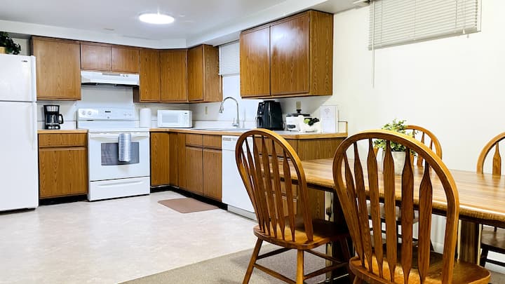 Quaint Downstairs Apartment By Campus W/amenities - Laramie, WY