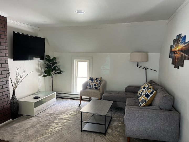 Upper One-bedroom Apto - #2 - Appleton, WI